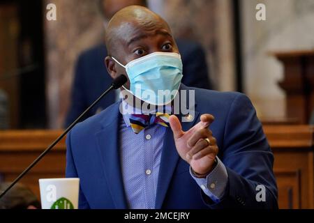 Sen. Derrick Simmons, D-Greenville, explains a proposed amendment to a ...