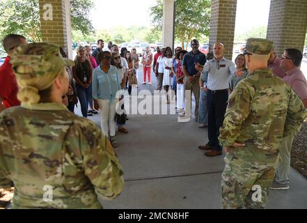 Mitglieder der Verwaltung der Biloxi und Jackson County School ...