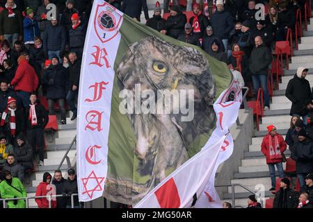 ANTWERPEN - Standard-Lüttich-Fans während des belgischen Jupiler Pro ...