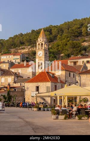 KUT, VIS, KROATIEN, EUROPA - Glockenturm, Kirche St. Cyprian und ...