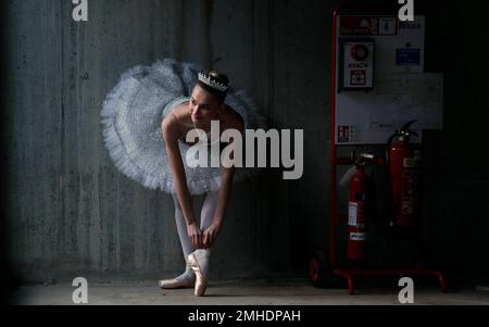 Ballet dancer Erin King of Ballet Central poses for photos as building ...