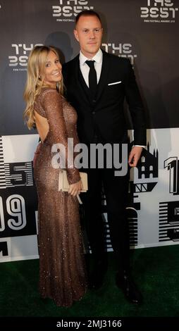 Marc-Andre ter Stegen und seine Frau nehmen am 23. September 2019 am ...