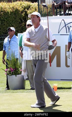 Wayne Gretzky nimmt an der 11. Jährlichen Michael Jordan Celebrity ...