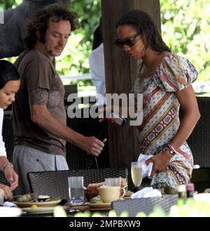 Barbara Becker feiert ihren einjährigen Hochzeitstag mit Ehemann Arne ...