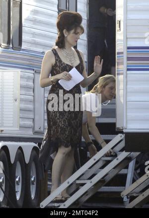 EXKLUSIV!! Melanie Lynskey bereitet sich darauf vor, eine Szene am Set ...