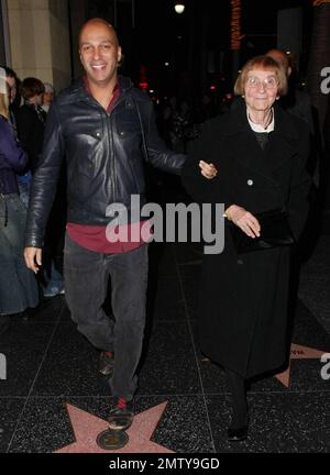 EXKLUSIV!! Tom Morello begleitet seine Mutter Mary Morello zur ersten ...