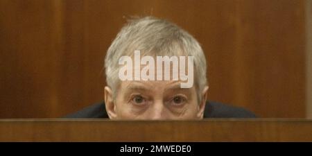 Multi-millionaire murder defendant Robert Durst demonstrates how Morris ...