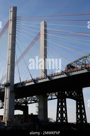 Construction continues on the eastbound Kosciuszko Bridge, which ...