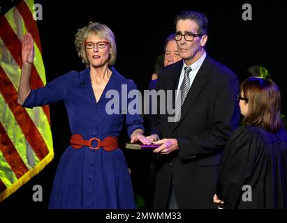 Suzanne Crouch is sworn in as Indiana's lieutenant governor by Chief ...