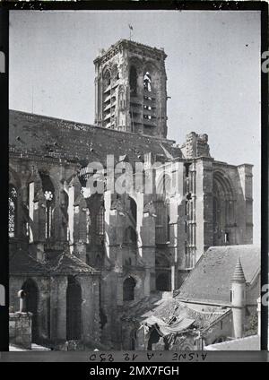 Soissons, Aisne, Frankreich Nordfassade der Kathedrale von ...