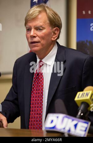 Former Ku Klux Klan leader Johnny Lee Clary speaks to inmates at Deep ...