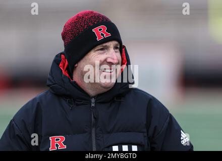 04. Februar 2023: Rutgers Cheftrainer Brian Brecht überprüft sein Team ...