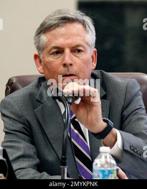 Heidelberg Elementary School Principal Lowanda Tyler-Jones, right, and ...