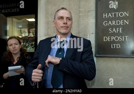Detective Chief Inspector Paul Johnson of the Metropolitan police ...