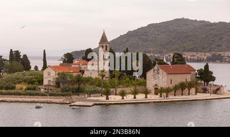 VIS, KROATIEN, EUROPA - Kirche St. Jerome- und Franziskanerkloster auf ...