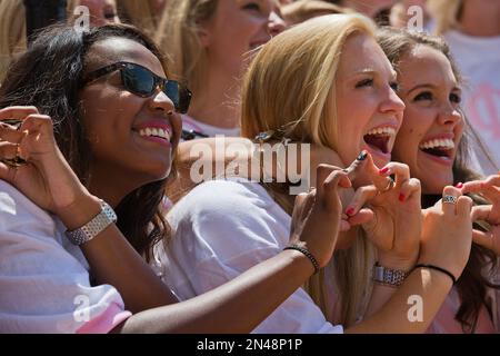 The University of Alabama Phi Mu's newest sorority members, Anna ...