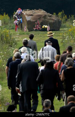 Secretary of the Interior Sally Jewell, top left, and Gordon Felt, top ...