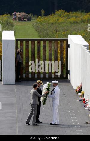 Secretary of the Interior Sally Jewell, top left, and Gordon Felt, top ...