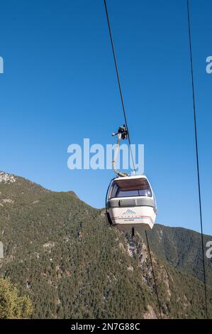Ordino Arcalis, Andorra: 2023. Februar 5 : Gondellift im Vallnord Pal ...