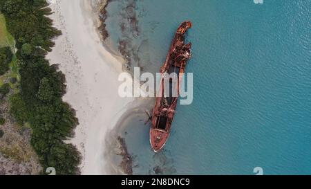 Schiffswrack ''Dimitrios'' am Strand von Glyfada, Luftaufnahme, Lakonia ...