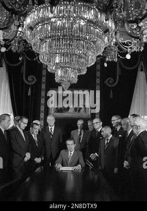 U.S. President Richard Nixon signs the SALT (Strategis Arms Limitation ...