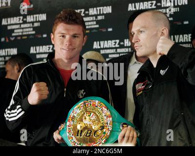 Matthew "Magic" Hatton of Great Britain, center, his brother Ricky ...