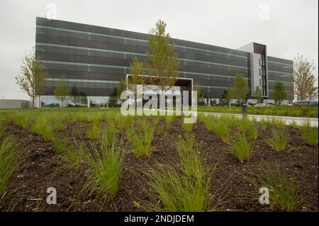 Panduit Corporation opens its new world headquarters building in Tinley ...