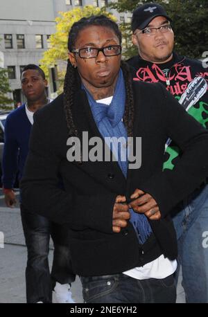 Rapper Lil Wayne enters Manhattan criminal court, Monday, March 8, 2010 ...