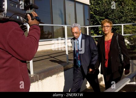 Birmingham Mayor Larry Langford and wife Melva leave the Tuscaloosa ...