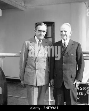 Konteradmiral Cary T. Grayson, US-N., an Bord der U.S.S. George ...