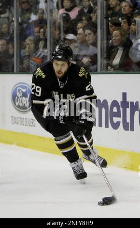 Dallas Stars forward Steve Ott (29) is congratulated by teammates James ...