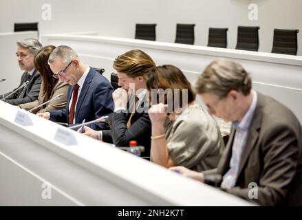 DEN HAAG - die Ausschussmitglieder Andrew van Esch, Isabel Bos, Arjen ...