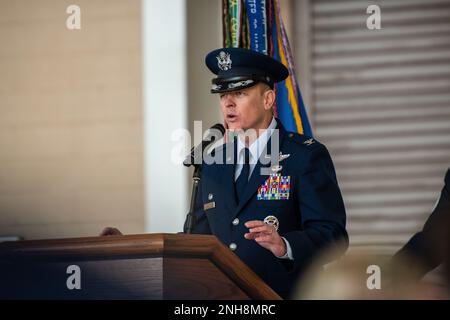 USA Air Force Oberst Derek Salmi, 60. Air Mobility Wing Commander ...