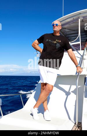 MAUI, HI - NOVEMBER 20: ESPN announcers Jay Bilas and Daymeon Fishback ...