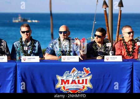 MAUI, HI - NOVEMBER 20: ESPN announcers Jay Bilas and Daymeon Fishback ...