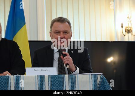 Bischof Kenneth Nowakowski Soke über die Auswirkungen ein Jahr nach ...