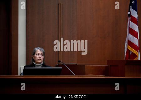 Christie Dembrowski, the older sister of Johnny Depp, testifies at the ...