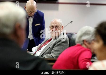Vivian Reeves attends the second-degree murder trial of her husband ...