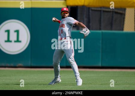 Maryland Terrapins outfielder Elijah Lambros (11) gets under a fly ball ...
