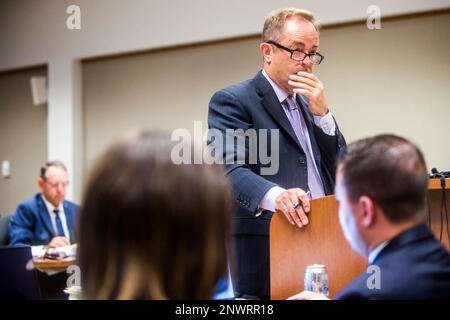 Special Prosecutor Todd Flood questions John O'Brien, division director ...