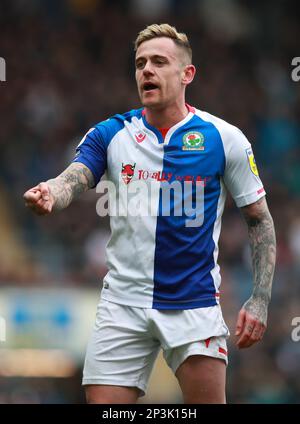 Sammie Szmodics der Blackburn Rovers während des Sky Bet Championship Matches in Ewood Park ...