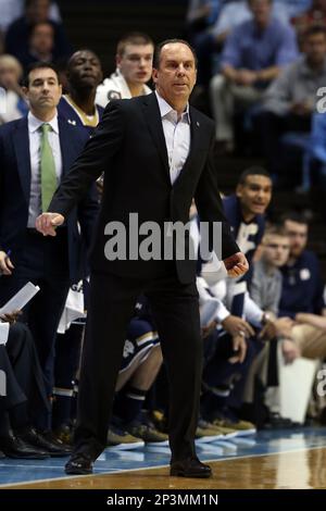 05 January 2015: UNC head coach Roy Williams. UNC players and coaches ...