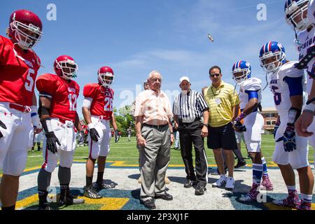 June 14, 2014: Former Ohio State head coach Earle Bruce (left) shakes ...