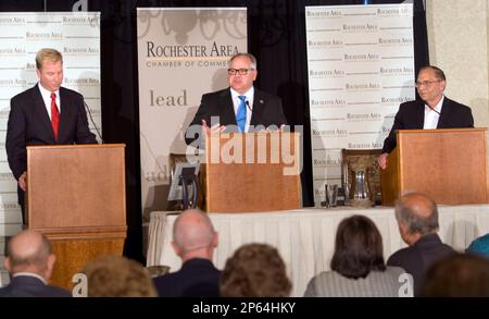 Congressman Tim Walz, D-Minn., left, talks with Melissa Houghtaling ...