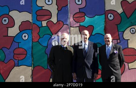 Die ehemaligen alliierten Stadtkommandanten Generalmajor Raymond E ...