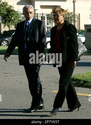 Birmingham Mayor Larry Langford and wife Melva leave the Tuscaloosa ...