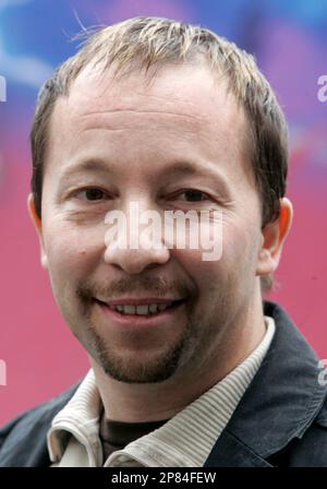 Der Schweizer Popsaenger DJ Bobo posiert am Donnerstag, 27. Maerz 2008 ...