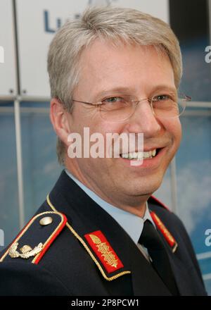 Der deutsche Wissenschaftsastronaut Thomas Reiter berichtet am Freitag ...