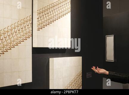 Clean Earth von Hossein Valamanesh bei der Ausstellung „Kalligraphic ...