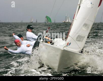 Ute Hoepfner, vorne, Julia Bleck, Mitte, und Ulrike Schuemann, hinten ...